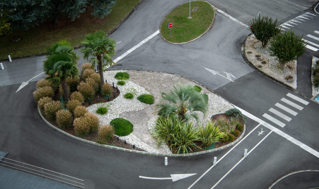 Aménagement d'un rond point - Atout Vert